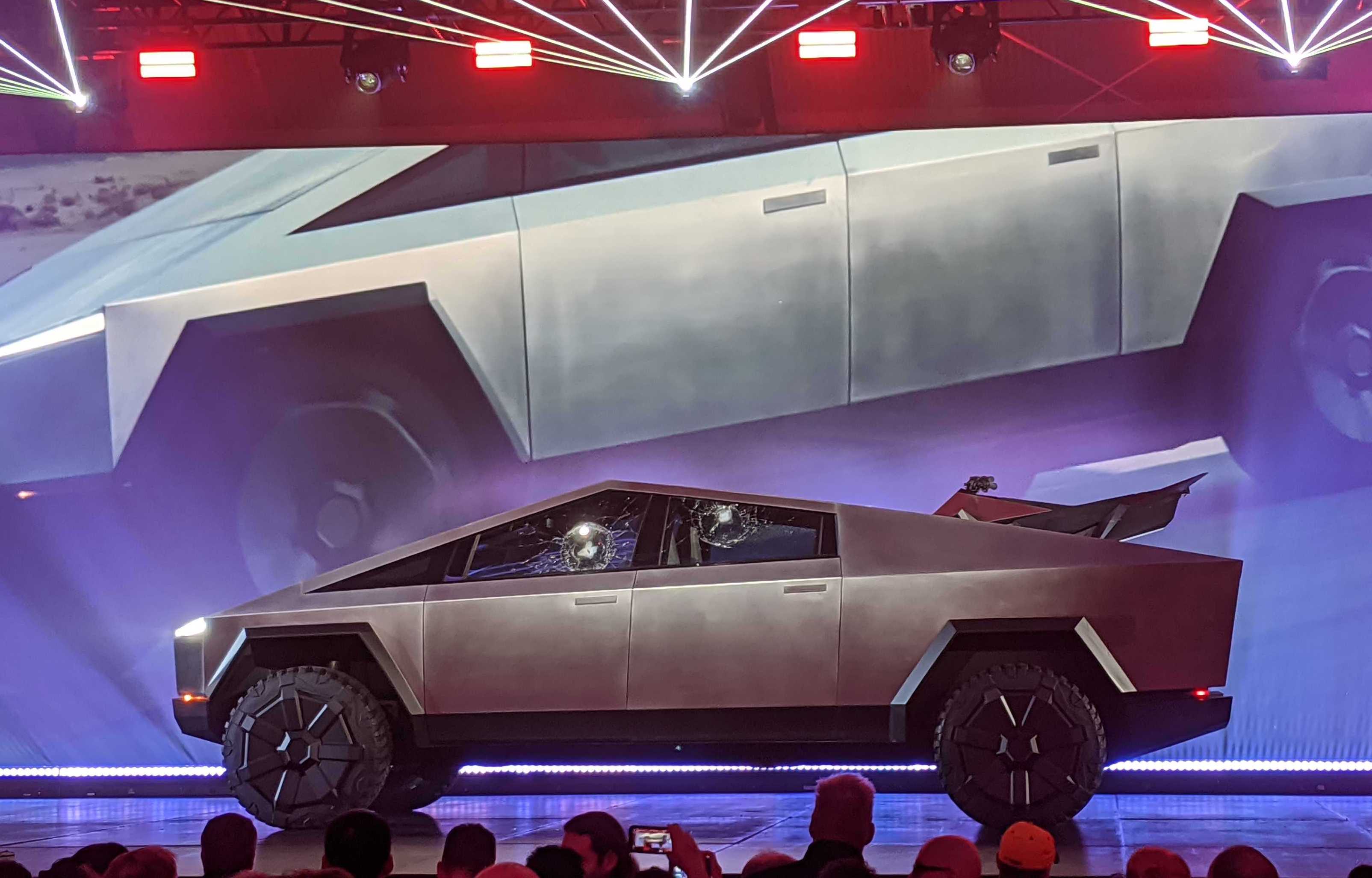 Elon Musk tweets new Cybertruck glass test video before Tesla event ...